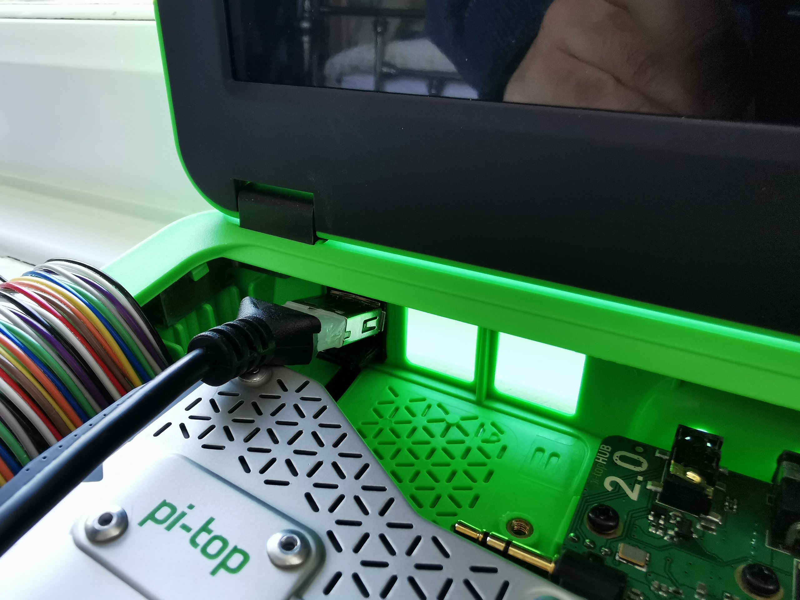 How to connect a Raspberry Pi 4 to your pi‑top [3]