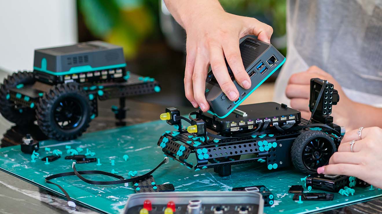 Pi Top Robotics And Electronics Bundle